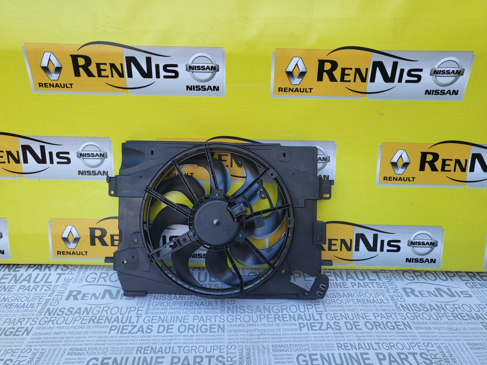 Рено Сандеро II Renault Sandero SW 2015г