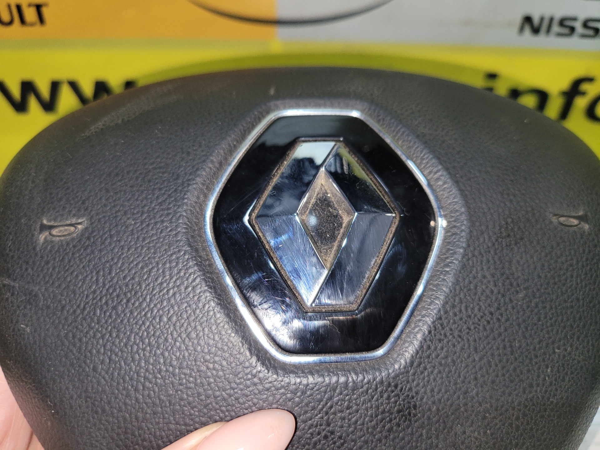 Рено Доккер панель передняя (телевизор) новый аналог 625049610R