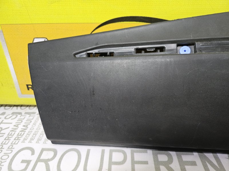 Рено Каптур накладка двери передняя левая оригинал 808218874R №Т340