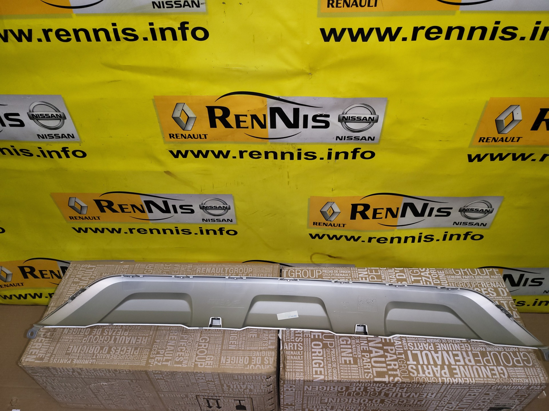 Рено Логан 2 SW 2018 new накладка заднего бампера новая ОРИГИНАЛ ...