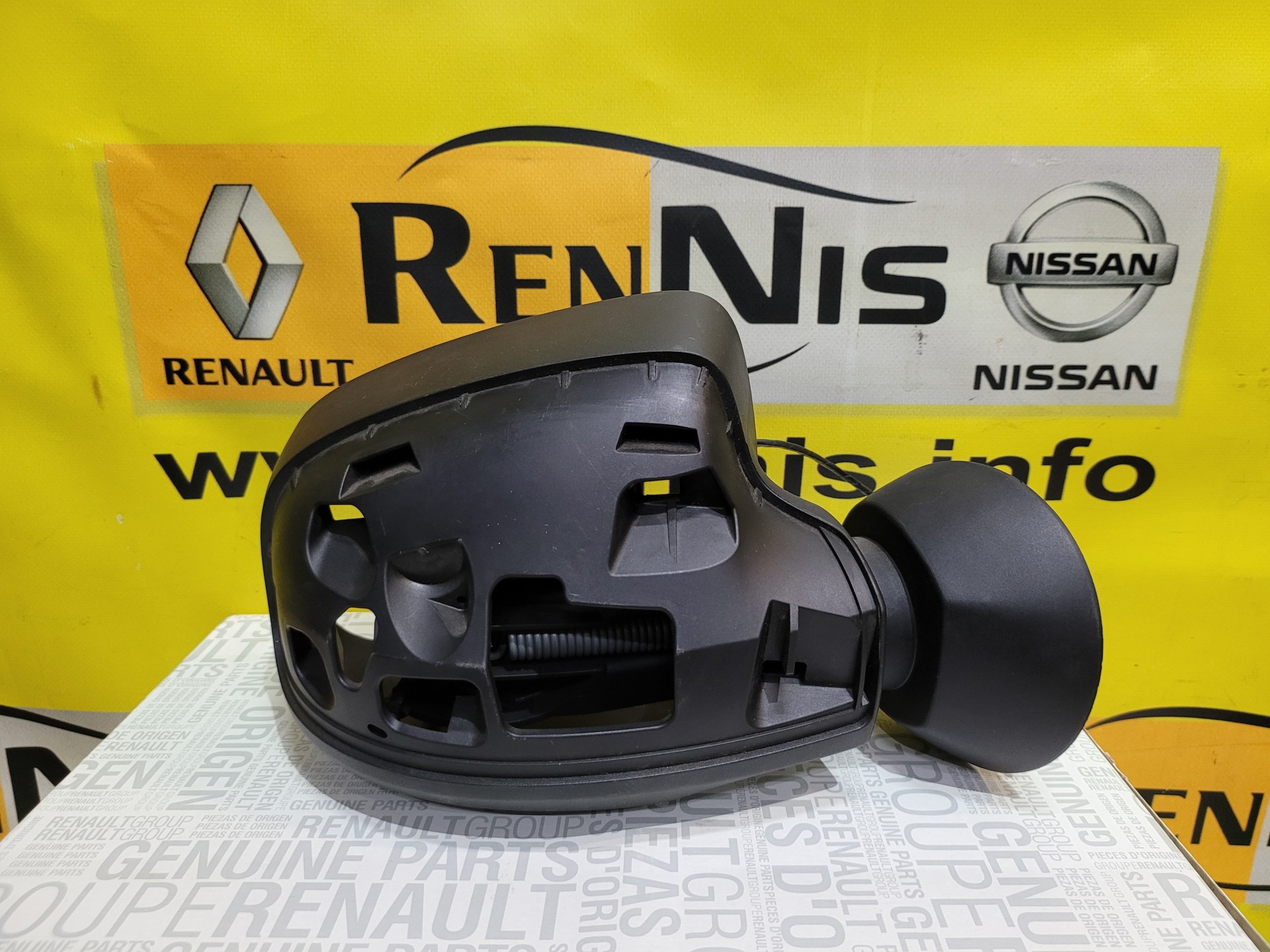 Рено Сандеро /Рено Сандеро степвей 2008г по 2013г.в.