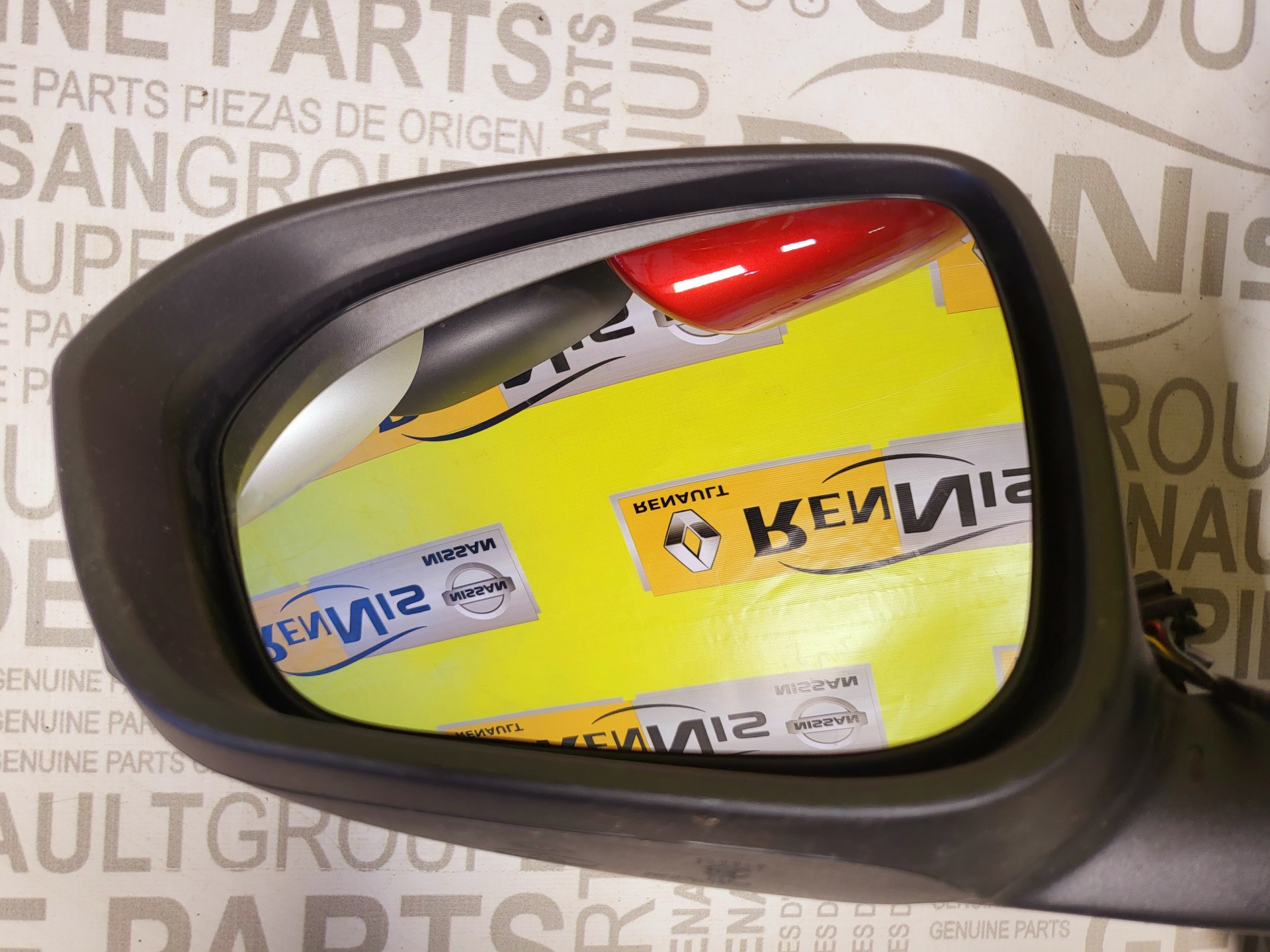 Рено Аркана дефлектор интеркулера НОВЫЙ оригинал 215586921R