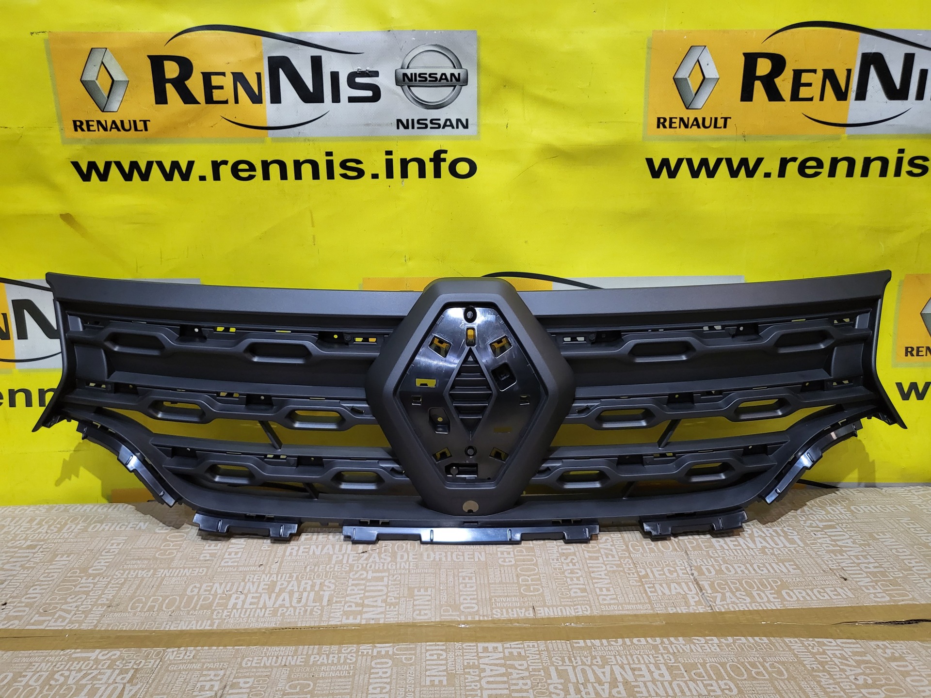 Рено Дастер 2 2021г основание решетки радиатора ПОД КАМЕРУ новое ...