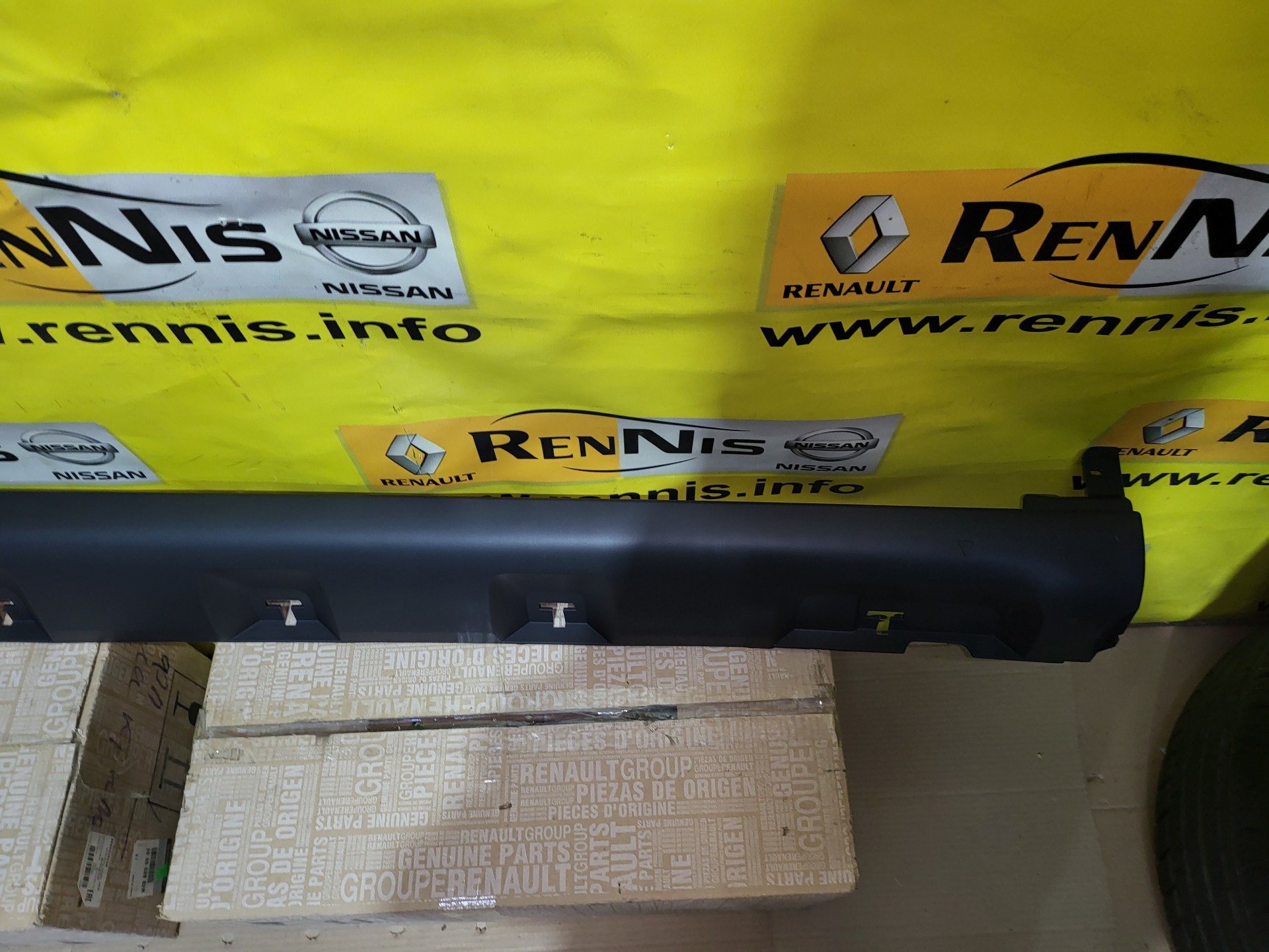Рено Сандеро 2 SW 2014 накладка порога кузова ПРАВАЯ новая ОРИГИНАЛ ...