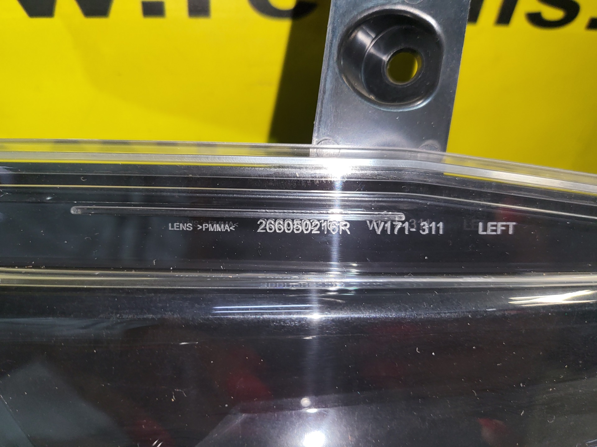 Рено Каптур наклейка двери задняя ПРАВАЯ оригинал новая 822835180R