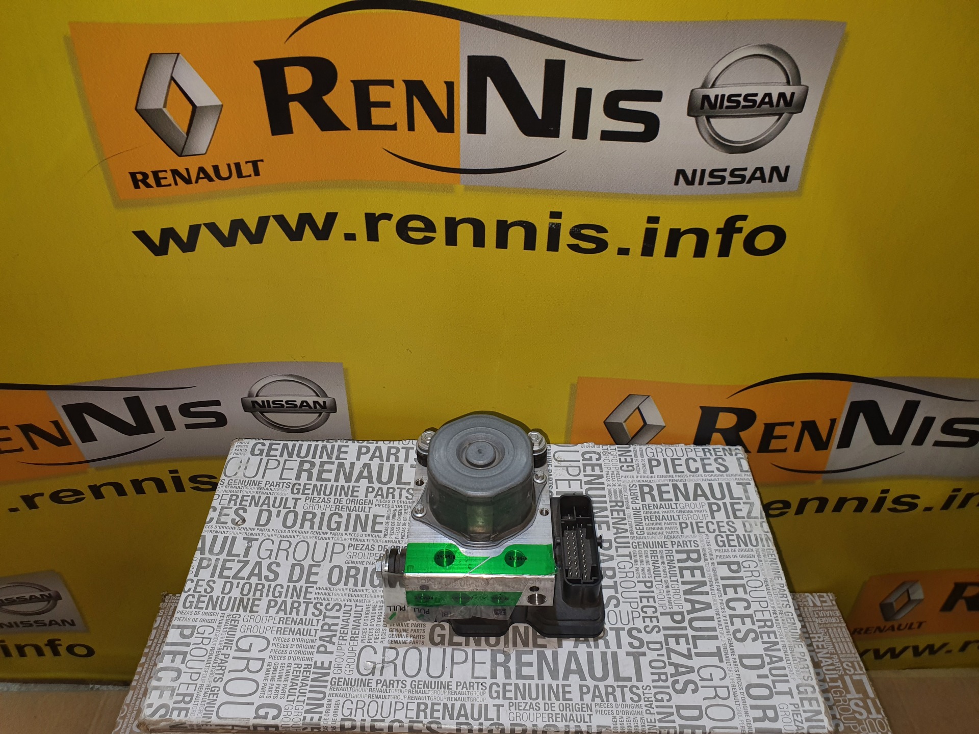 Рено Дастер 2 2021 NEW накладка противотуманки ЛЕВАЯ новая ОРИГИНАЛ ...